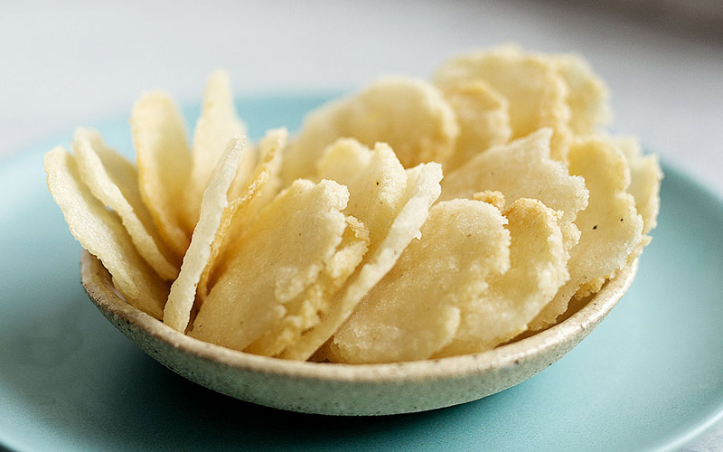 Rice Crackers, Cemilan Enak, Gurih dan Mengenyangkan | MOESLIM.ID